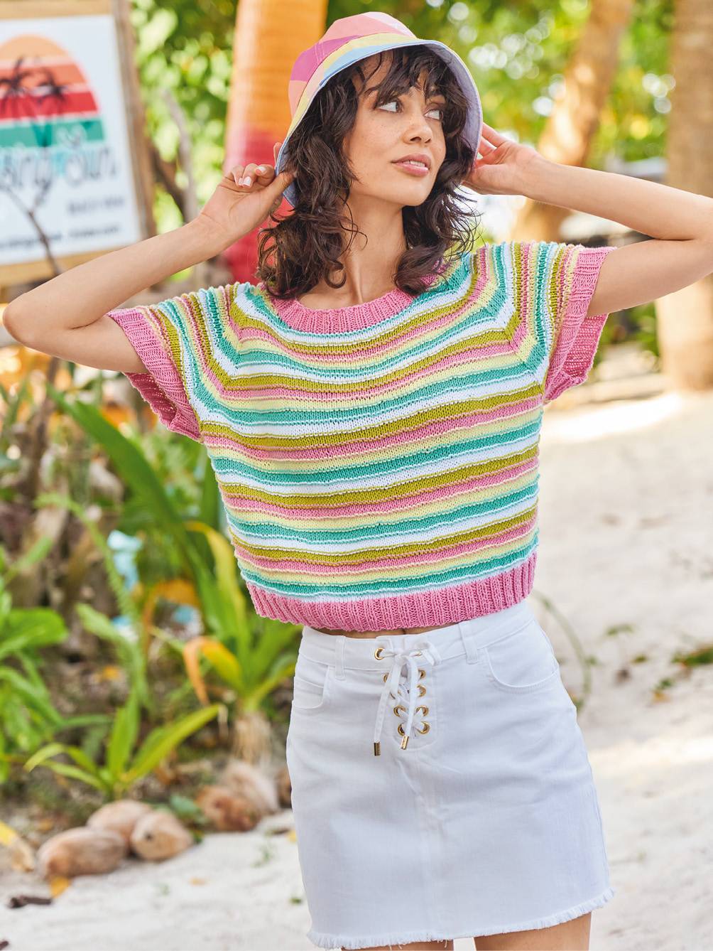 Anleitung: Lässiger Sommerpulli mit Poncho-Charakter