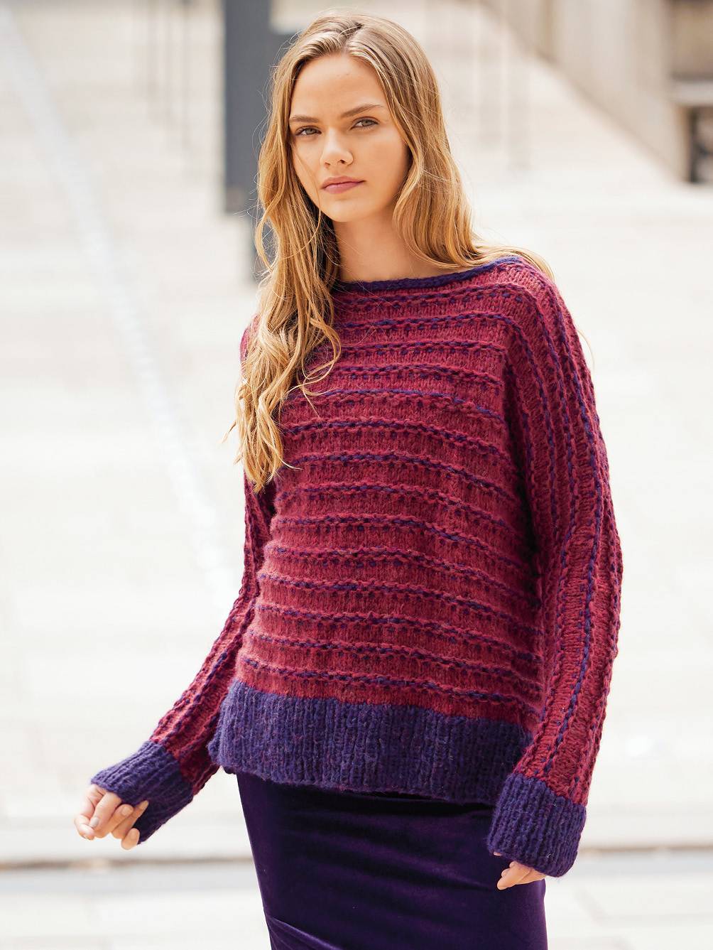 Anleitung: Petrolfarbener Pulli im Zopfmuster