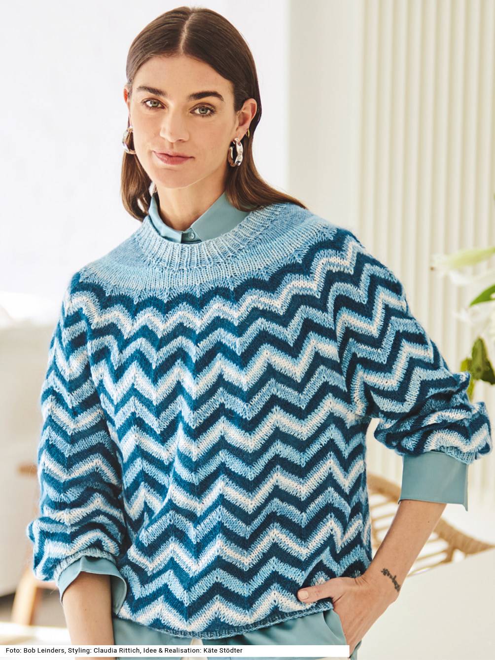 Anleitung: Grün-silberner Pulli mit Ajourmuster und Loop